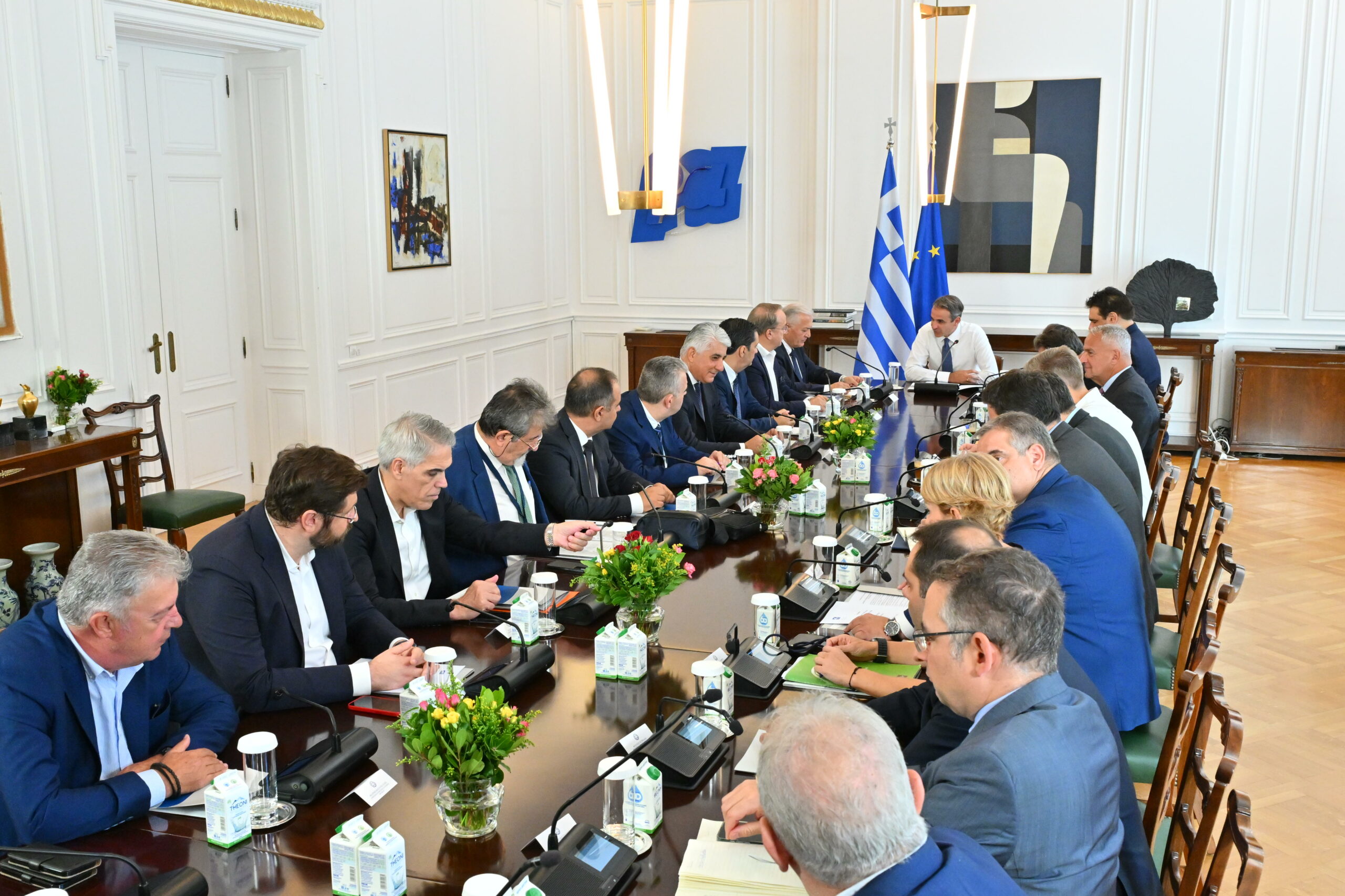 Συνάντηση της Εκτελεστικής Επιτροπής της ΚΕΔΕ με τον πρωθυπουργό Κ ...